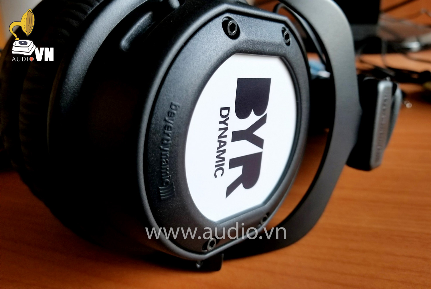 Tai nghe Beyerdynamic Custom One Pro Plus - Audio.vn